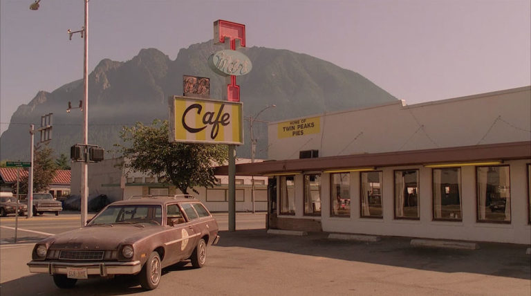 Setting The Stage Double R Diner Exterior Twin Peaks Blog