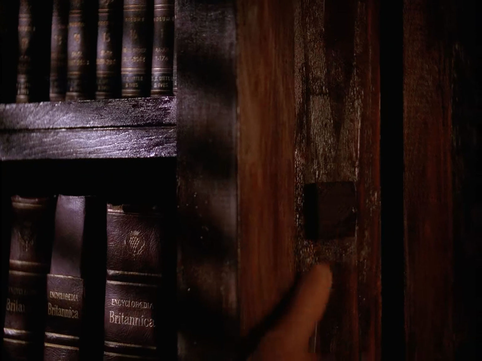 Twin Peaks Prop - Harold Smith's Books | TWIN PEAKS BLOG