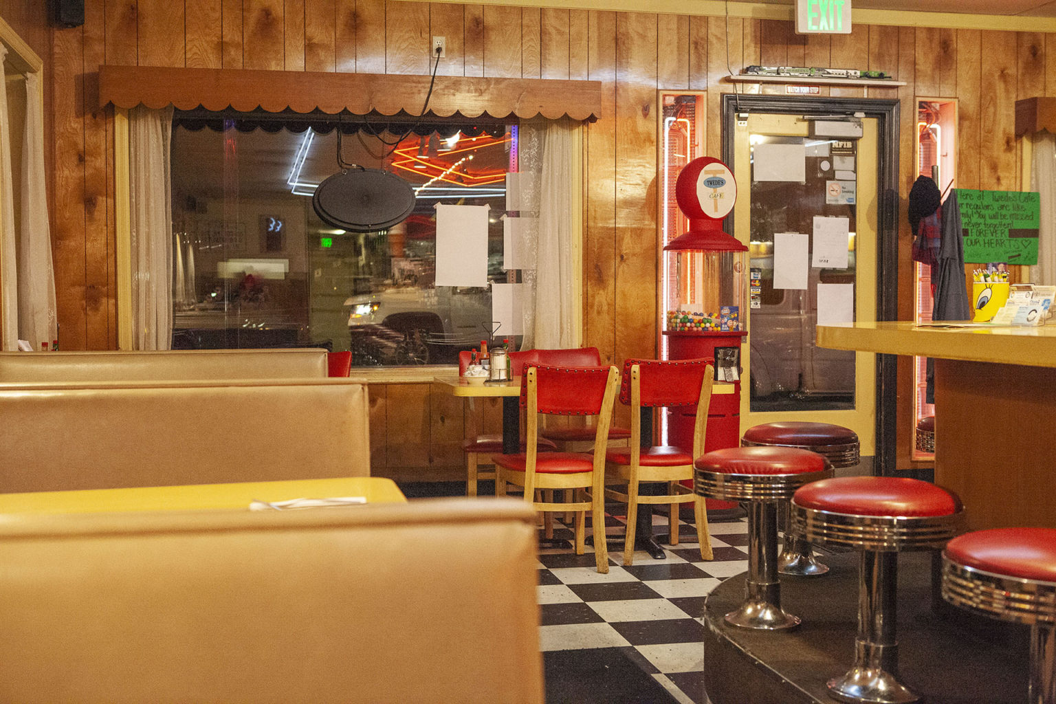 Twin Peaks Location - Briggs Family at the Double R Diner